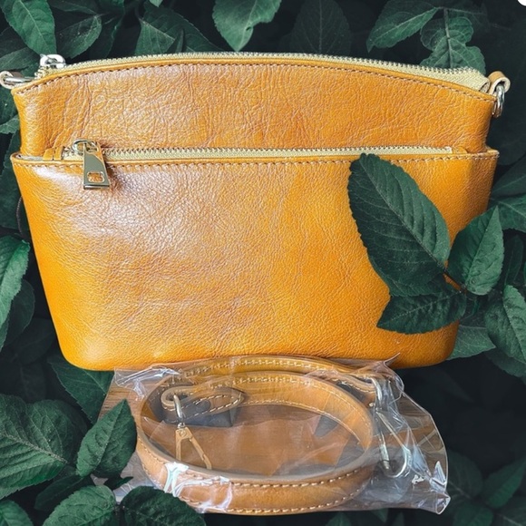 Divina Firenze | Bags | Divina Firenze Lilla Leather Crossbody | Poshmark